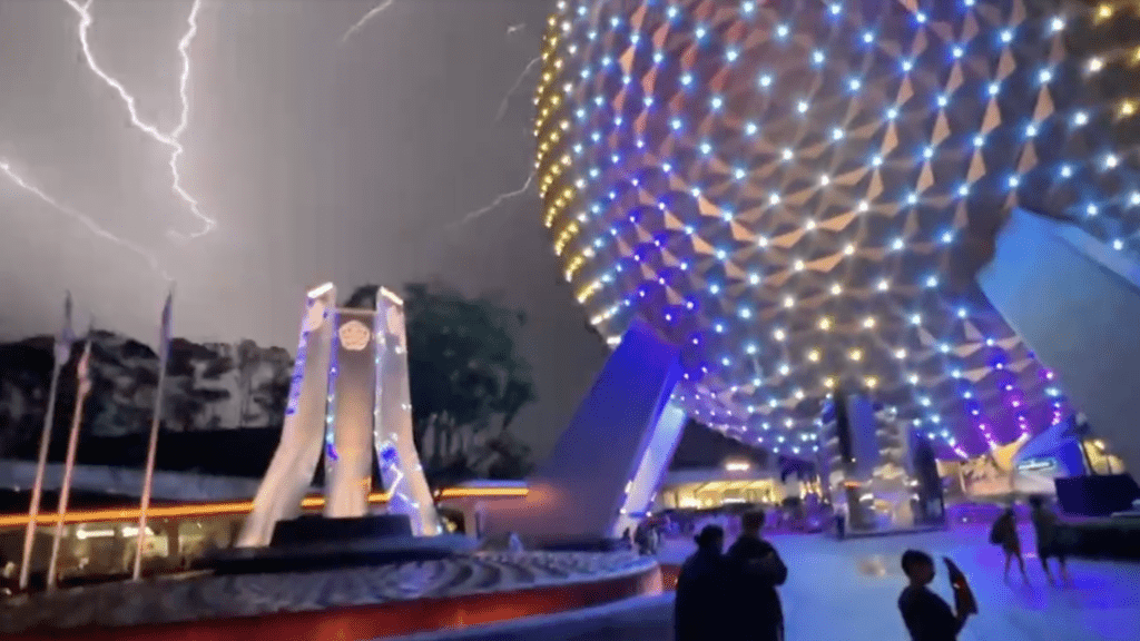Take a Look at This Incredible Lightning Over EPCOT! | Disney Dining