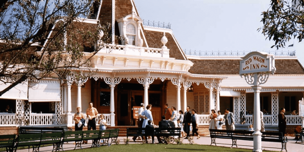 Robbery at Disney Park Left Guests, Cast Members Stunned & the Robber's ...
