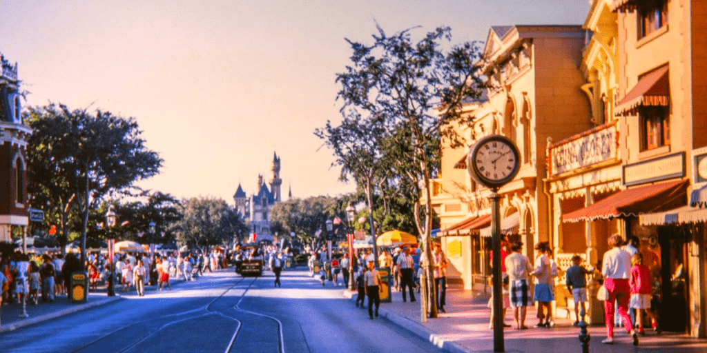 Robbery at Disney Park Left Guests, Cast Members Stunned & the Robber's ...