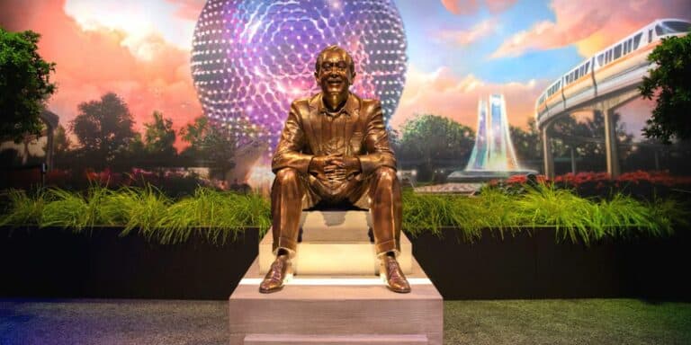 Just Days After Its Unveiling, New Walt Disney Statue Breaks | Disney ...