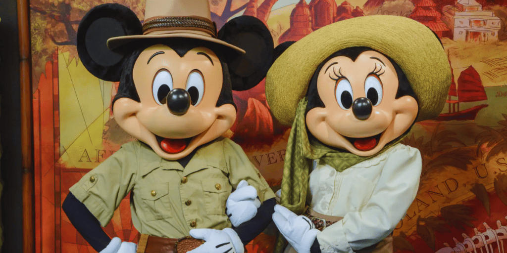 Minnie Mouse Experiences Unfortunate Wardrobe Malfunction During Disney ...
