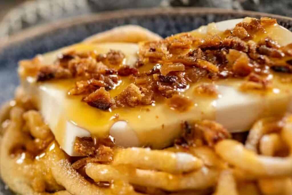 Funnel Cake at Walt Disney World | Disney Dining