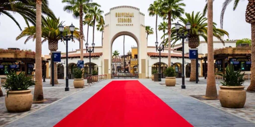 Universal Studios Incident: Performer Experiences Medical Emergency ...