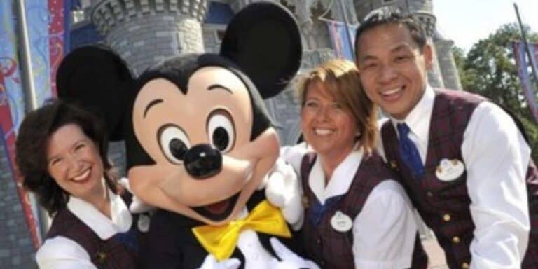 What It’s Really Like to Work at a Disney Park: 8 Magical Perks ...