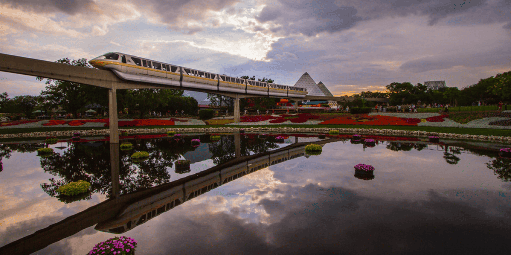 Disney World Guest Nearly Struck by Lightning | Disney Dining