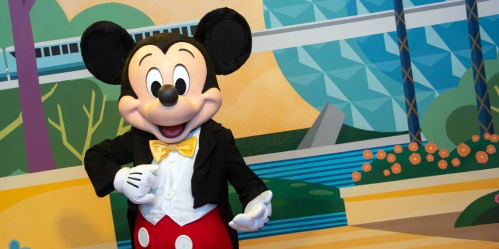 New Look for Meet and Greet Mickey and Minnie Mouse, But Only for ...