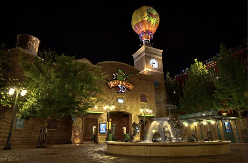 Crowds Flood Disney Park as Fans Count Down to Demolition of Beloved ...