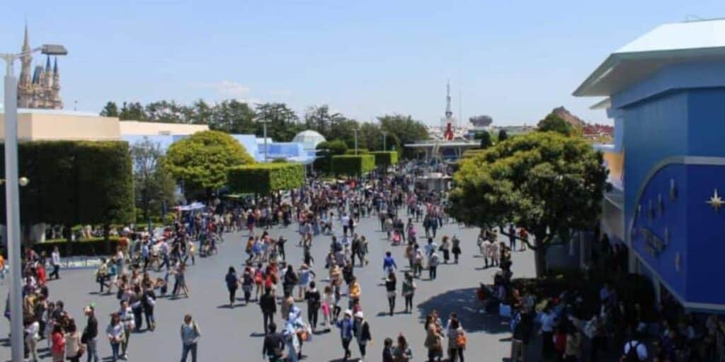 Emergency Response: Disney World Removes Icons from Magic Kingdom ...