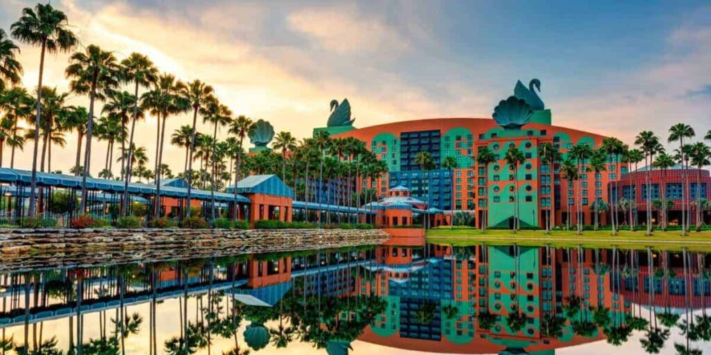 EPCOT Fire Followed by More Smoke at Disney—What’s Happening? | Disney ...