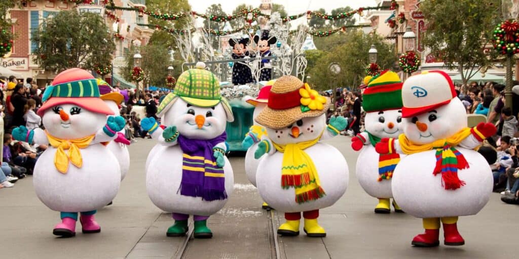 New Times Confirmed for Disneyland’s Christmas Fantasy Parade—And the ...