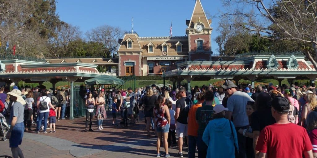 California Enacts 5 New Traffic Laws That Will Impact Every Disneyland ...