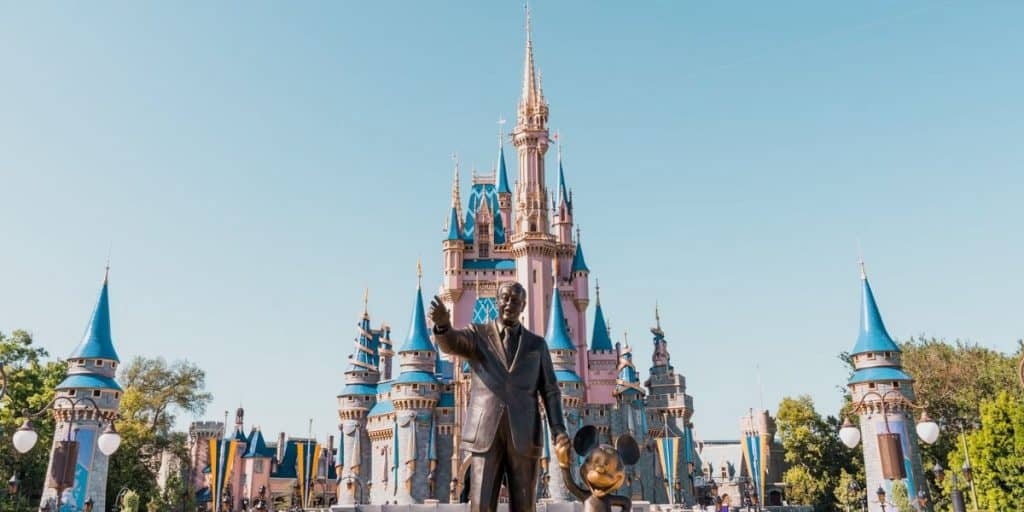 Breaking the Magic: "Random" Driveway Shooting of Disney World Tourists ...